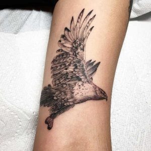 Adelaar tattoo: betekenis & 50 tattoo ideeën