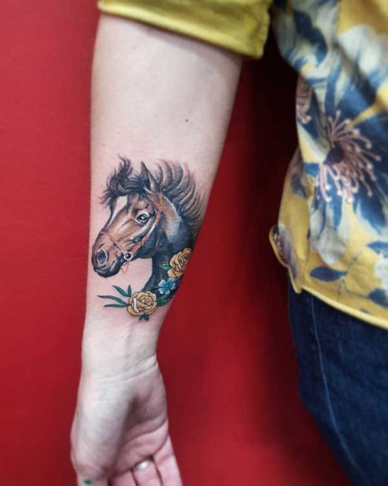 Paard tattoo: betekenis & 35 tattoo ideeën