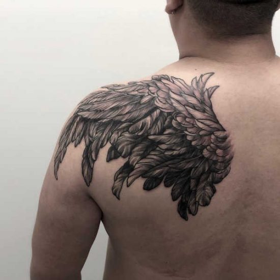 Vleugel tattoo: betekenis en oorsprong & 80x tattoo-inspiratie
