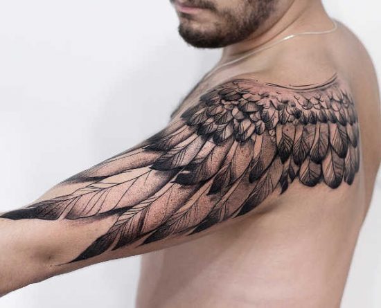 Vleugel tattoo: betekenis en oorsprong & 80x tattoo-inspiratie